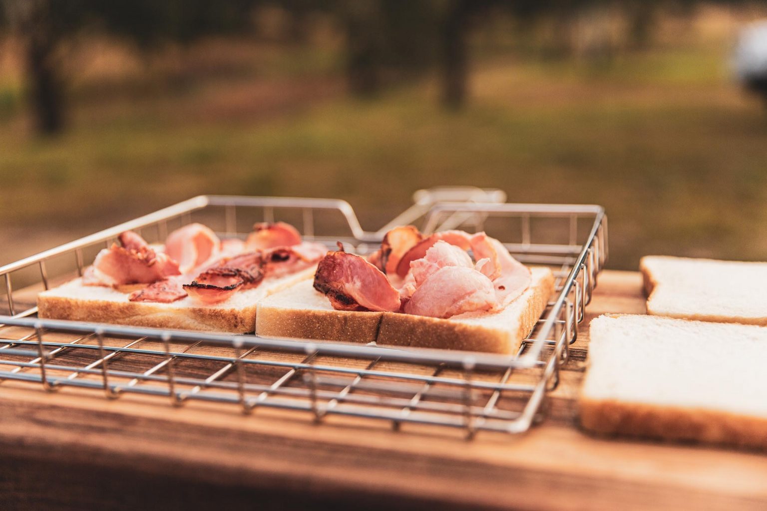 Bacon 肋 and Egg Breakfast Braaibroodjie 索 (Toastie) - OZ Braai
