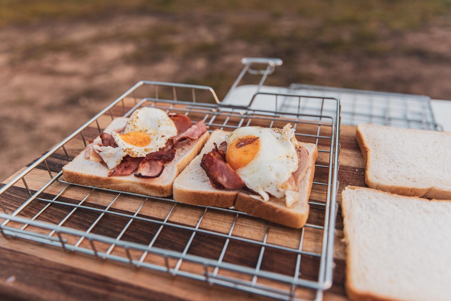 Bacon 肋 and Egg Breakfast Braaibroodjie 索 (Toastie) - OZ Braai