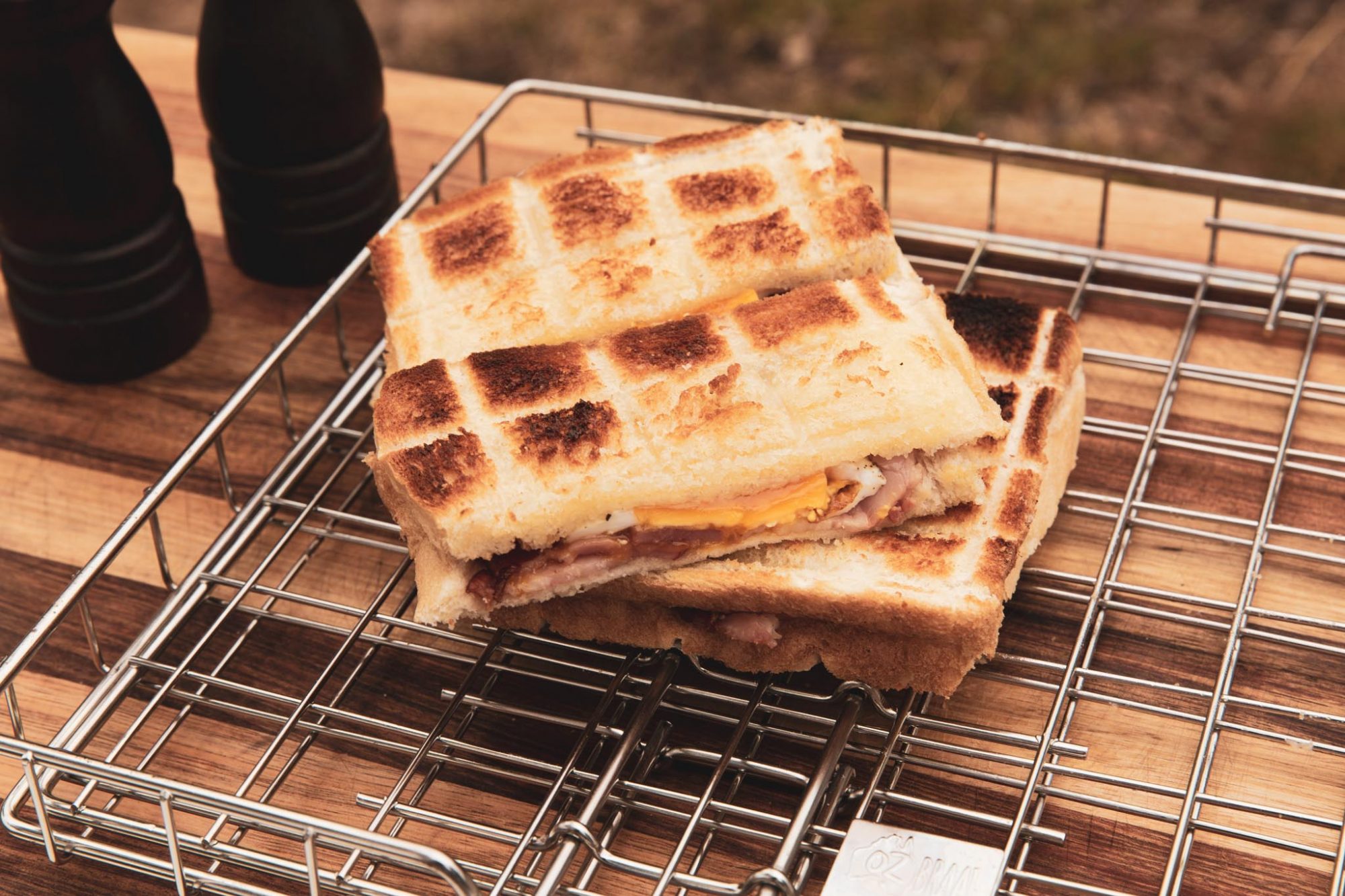 Bacon 肋 and Egg Breakfast Braaibroodjie 索 (Toastie) - OZ Braai